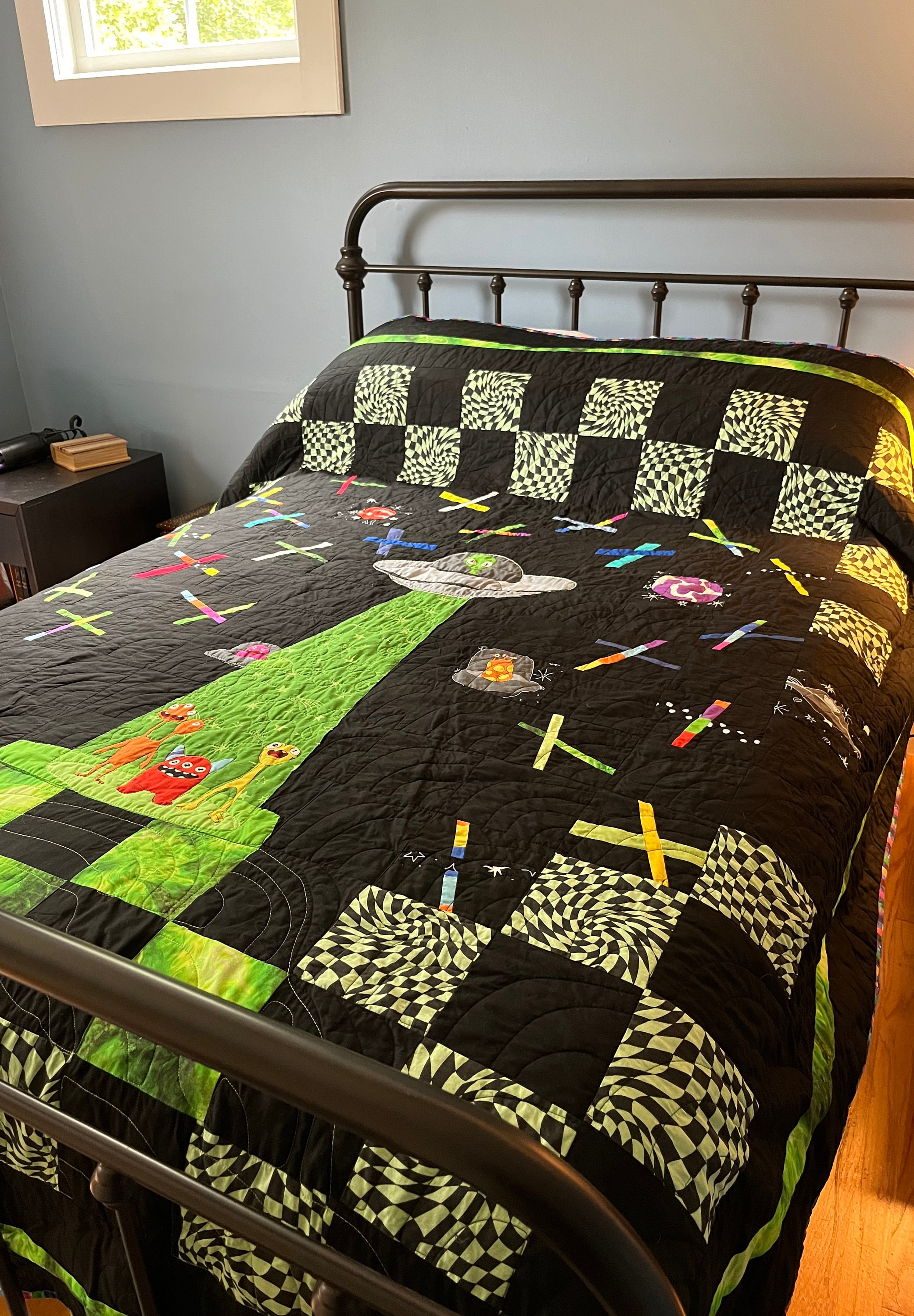 Alien Quilt Full Size Patchwork and Applique Alien Quilt Handmade One ...