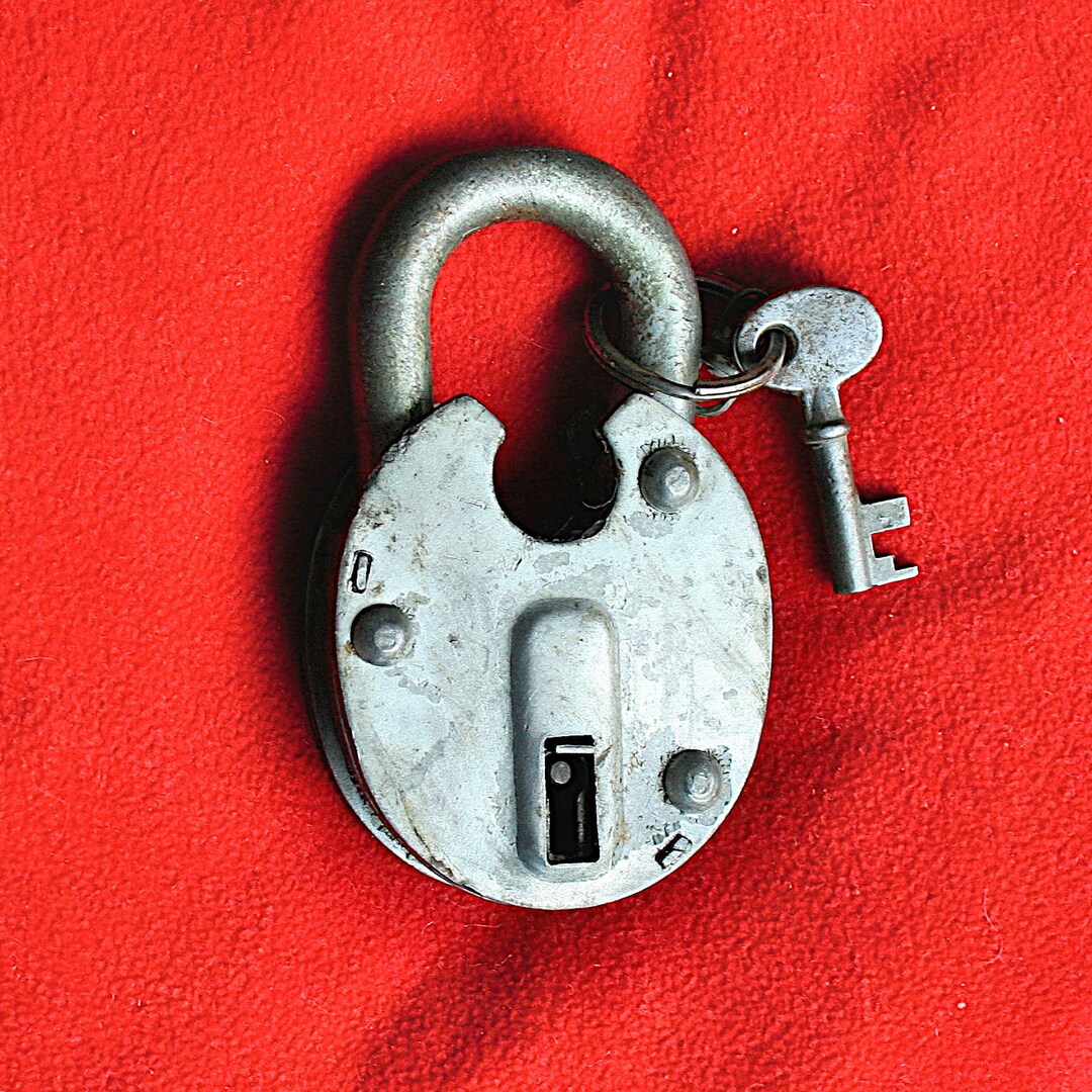 Vintage Padlock With Key, the Door Lock - Etsy