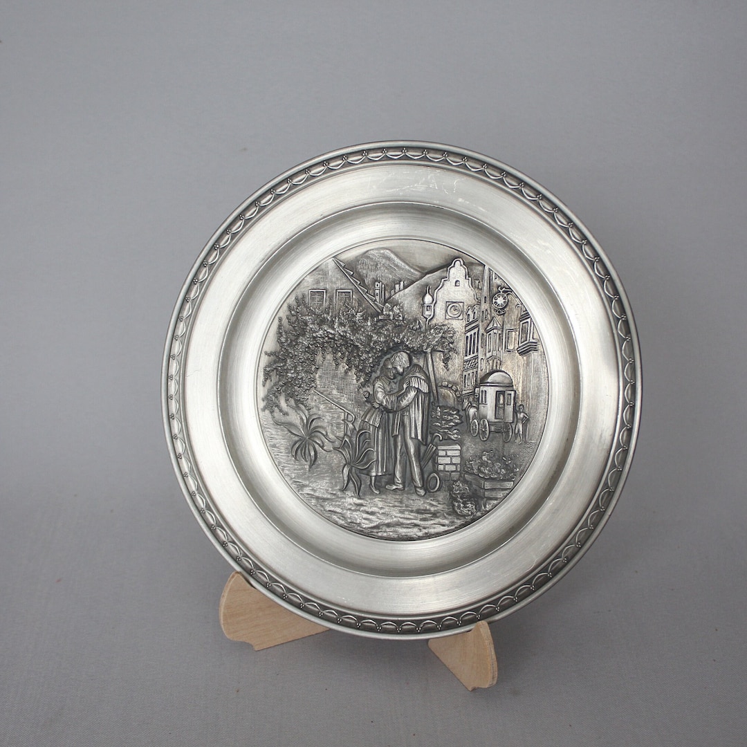 Vintage Wall Tin Plates, SKS Zinn 95 Plate, Decorative Wall Plates ...