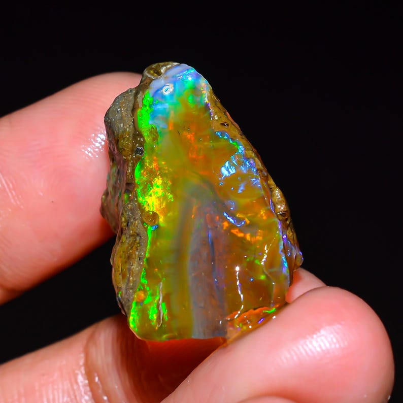 17.5 Ct Natural Ethiopian Opal Oil Rough Stone 24x14x10 Mm With Vivid ...