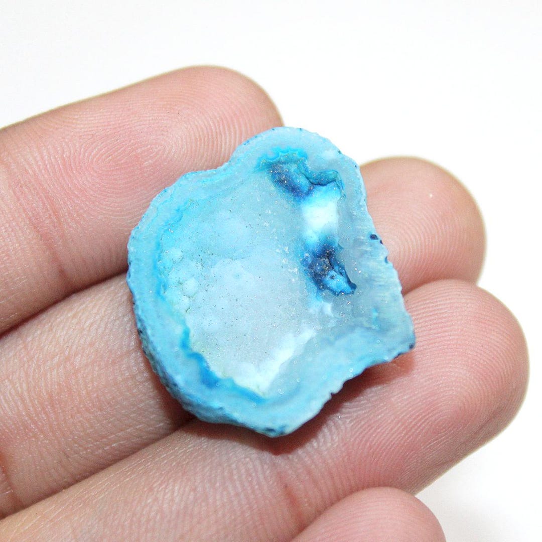 Arctic Gem Cool Blue Geode Agate With Natural Quartz Crystals, Dyed ...