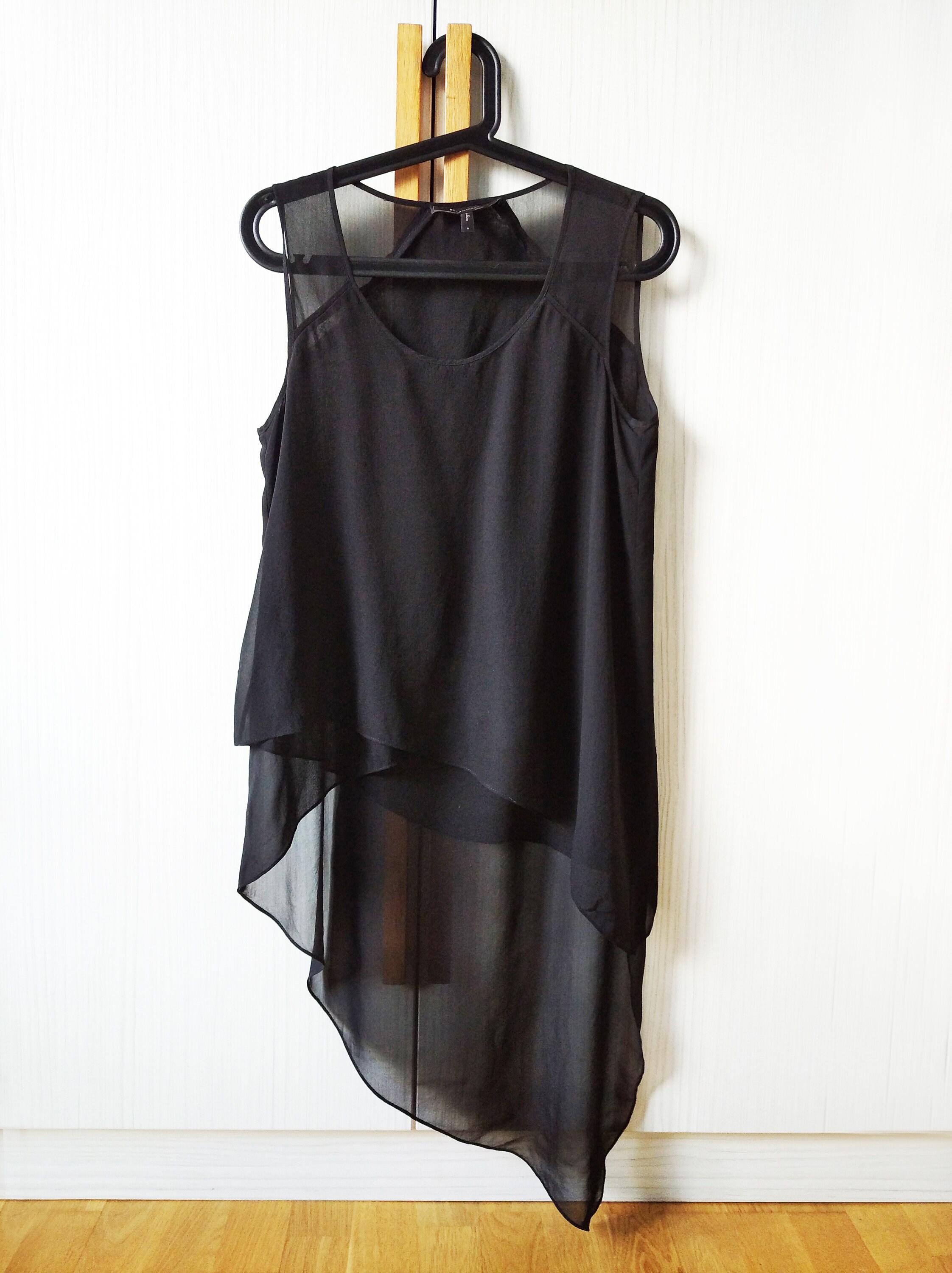 BCBG Maxazria Woman Silk Black Top ,sleeveless Asymmetric BCBG Maxazria Woman Silk Black Top ,sleeveless Asymmetric