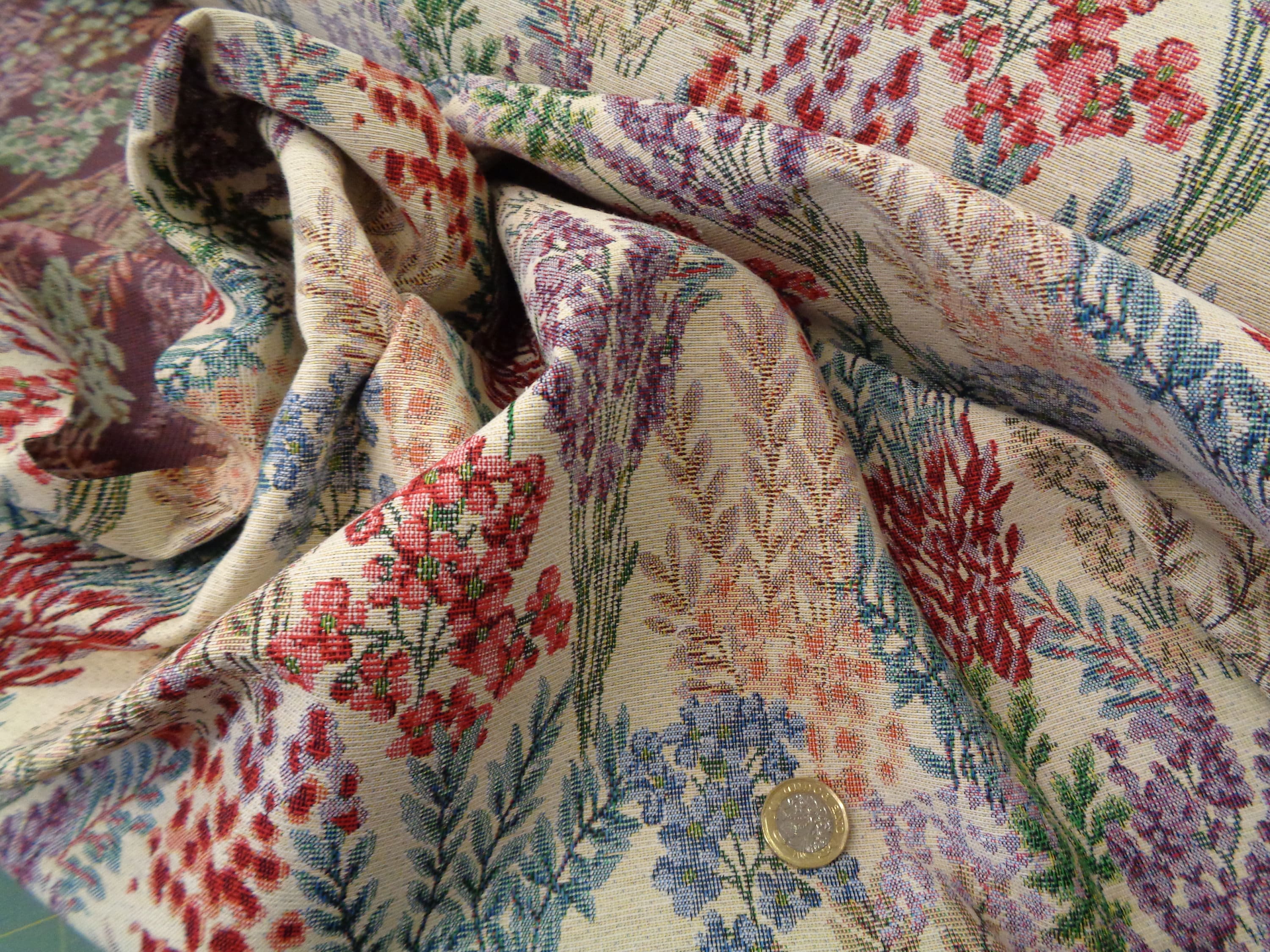 Tapestry Fabric Vintage Floral Bunches Pretty Chic Heavyweight - Etsy UK