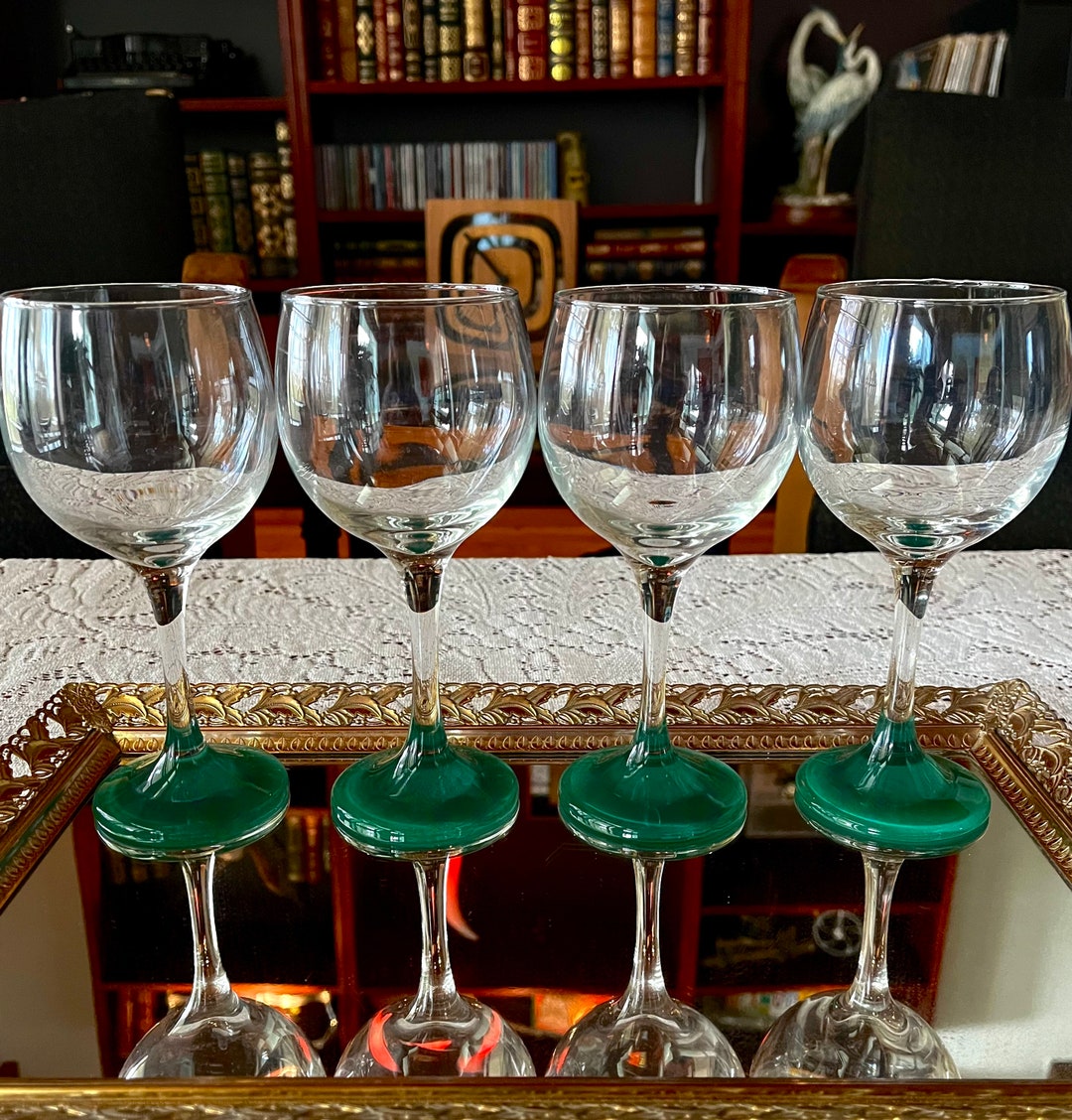 Vintage Wine Glasses With Emerald Green Blown Slag Foot Set of 5 - Etsy