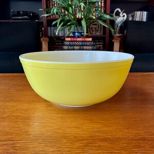 Vintage Pyrex Mixing Bowls Assorted Styles (1940-1972) Sold ...
