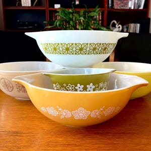 Vintage Pyrex Mixing Bowls Assorted Styles (1940-1972) Sold ...