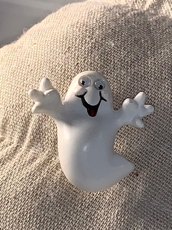 Vintage 1987 Hallmark Googly Eyed Ghost Brooch/Pin - Gem