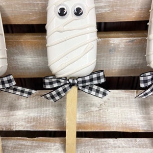 Fake Mummy Cakesicle, Fake Halloween Cakesicle, Halloween Tiered Tray ...