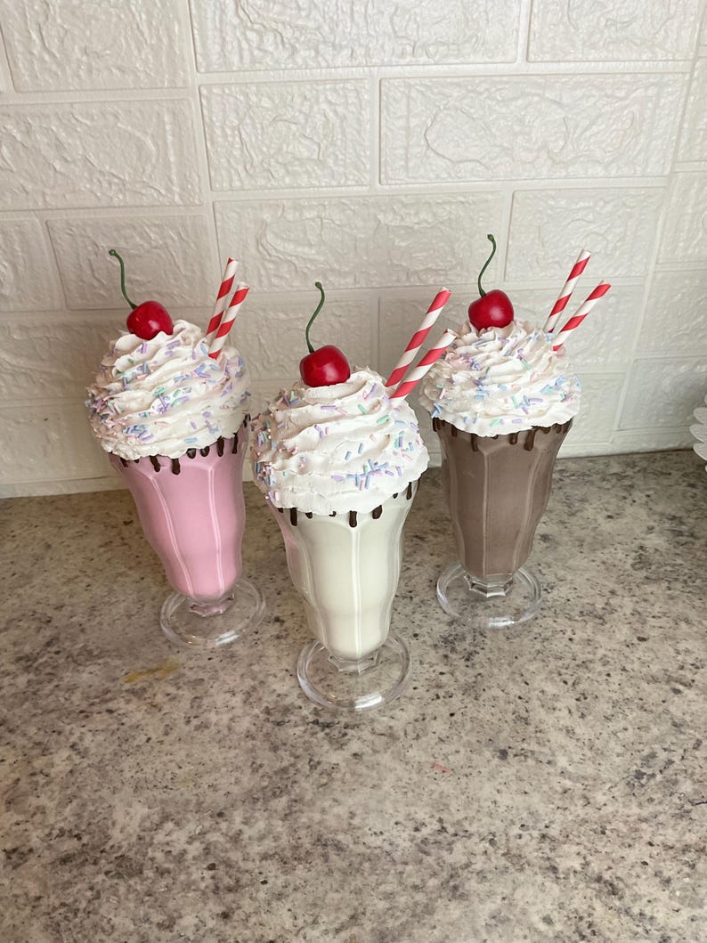Fake Milkshake: Retro Dinner Photo Prop Display - Etsy