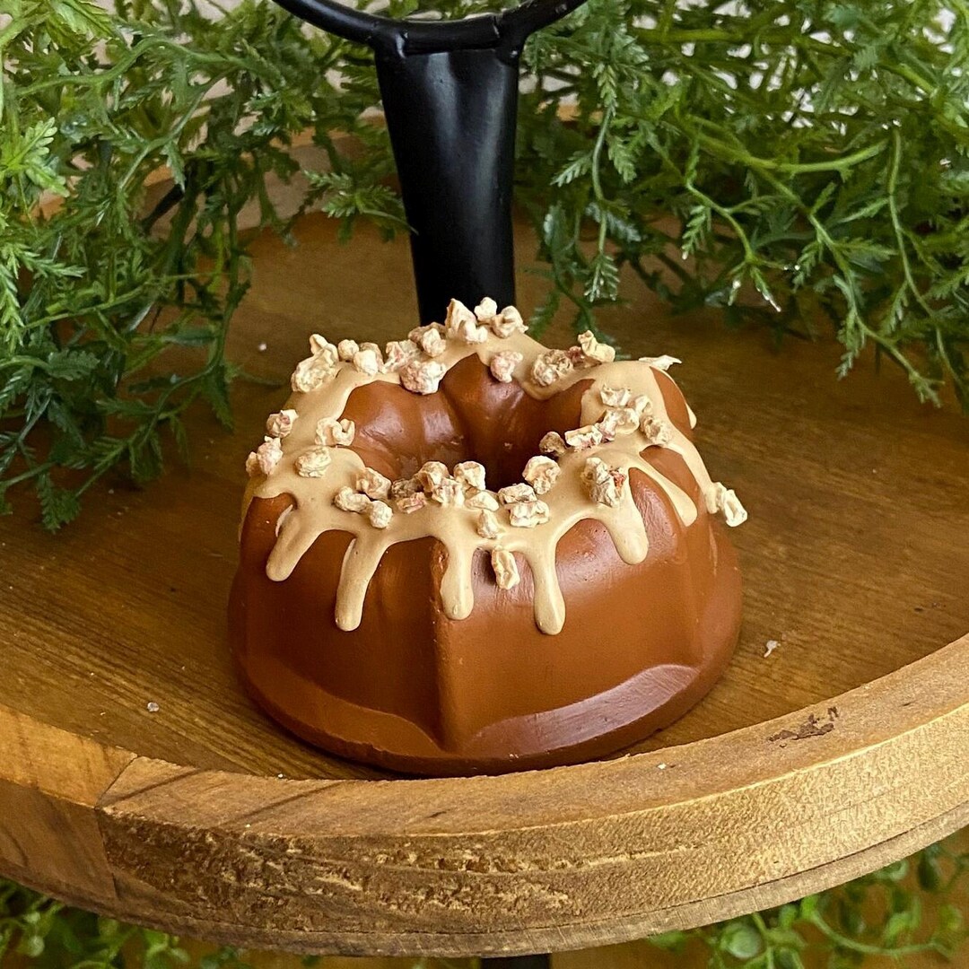 Faux Mini Bundt Cake With Caramel Drizzle and Nuts, Faux Mini Bundt ...