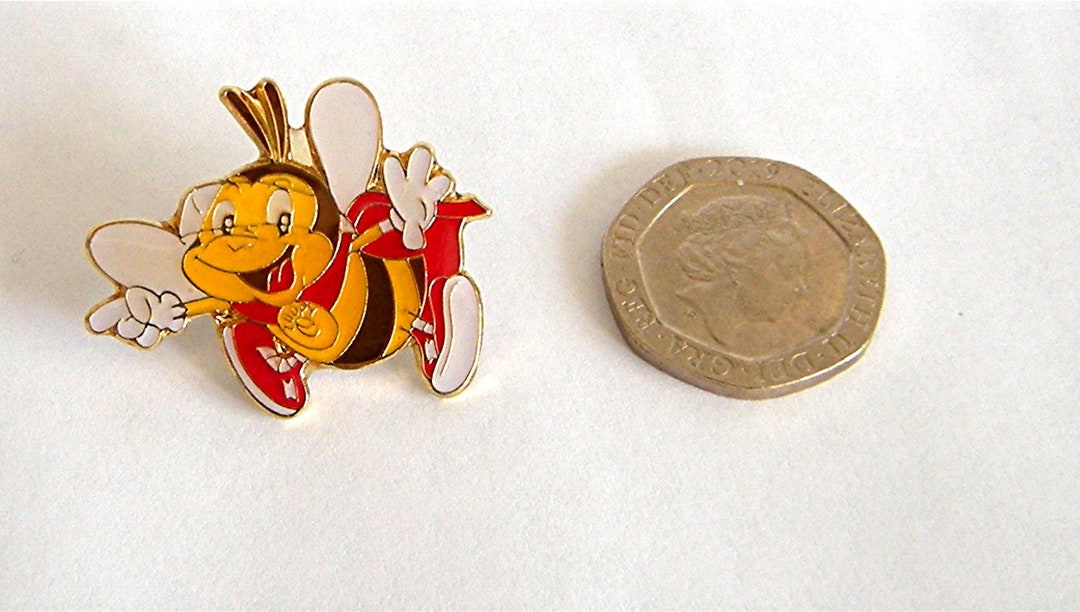 Loopy Bee in Plimsoles. - Etsy