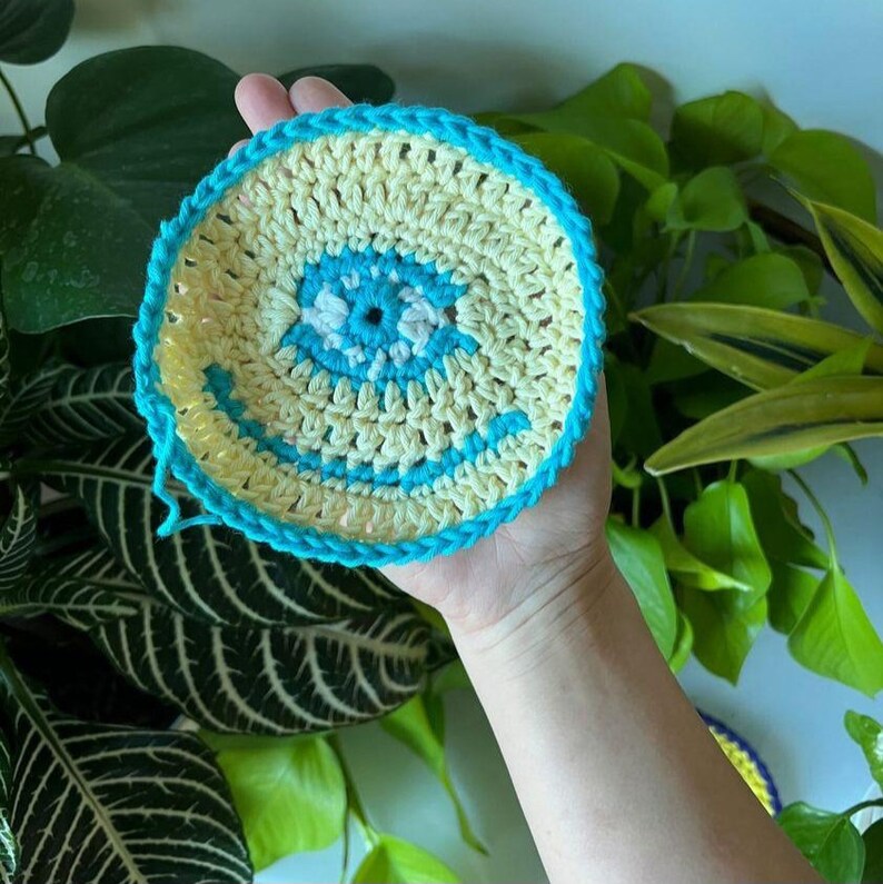 Alien Emoji Happy Face - CROCHET APPLIQUE PATTERN - Crochet Patch ...