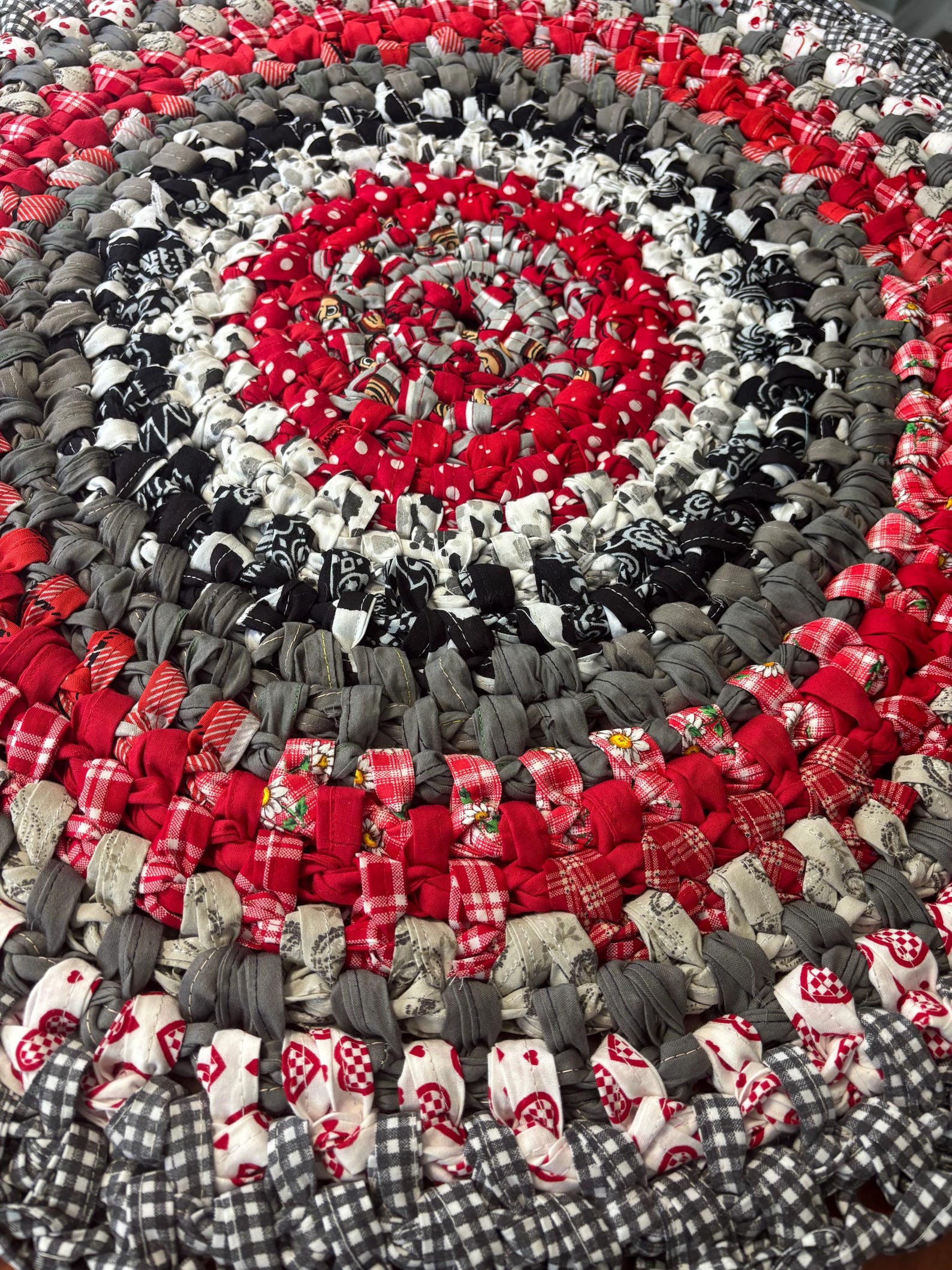Round Rag Rug Crocheted in Red Gray White Black 28" - Etsy