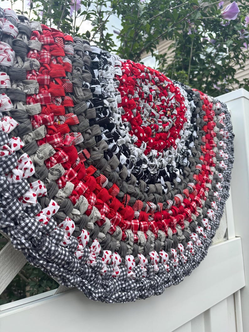 Round Rag Rug Crocheted in Red Gray White Black 28" - Etsy