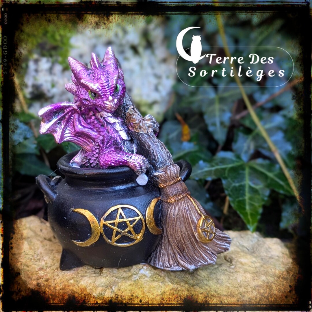 Purple Baby Dragon in Cauldron Wicca Resin H11 Cm Draconic Magic Gift ...