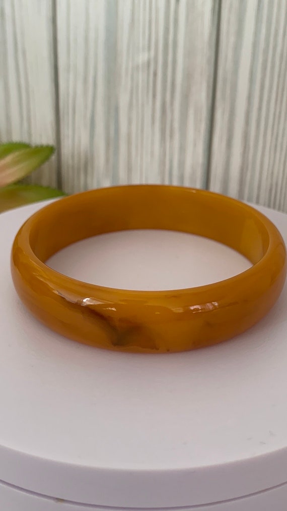vintage caramel bakelite bangle - Gem