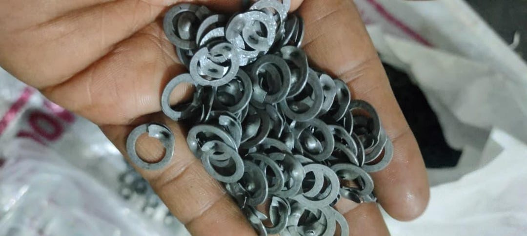 Wedge Chainmail Rings, Medieval Viking Shirt Ring (9mm) Wedge Riveted ...