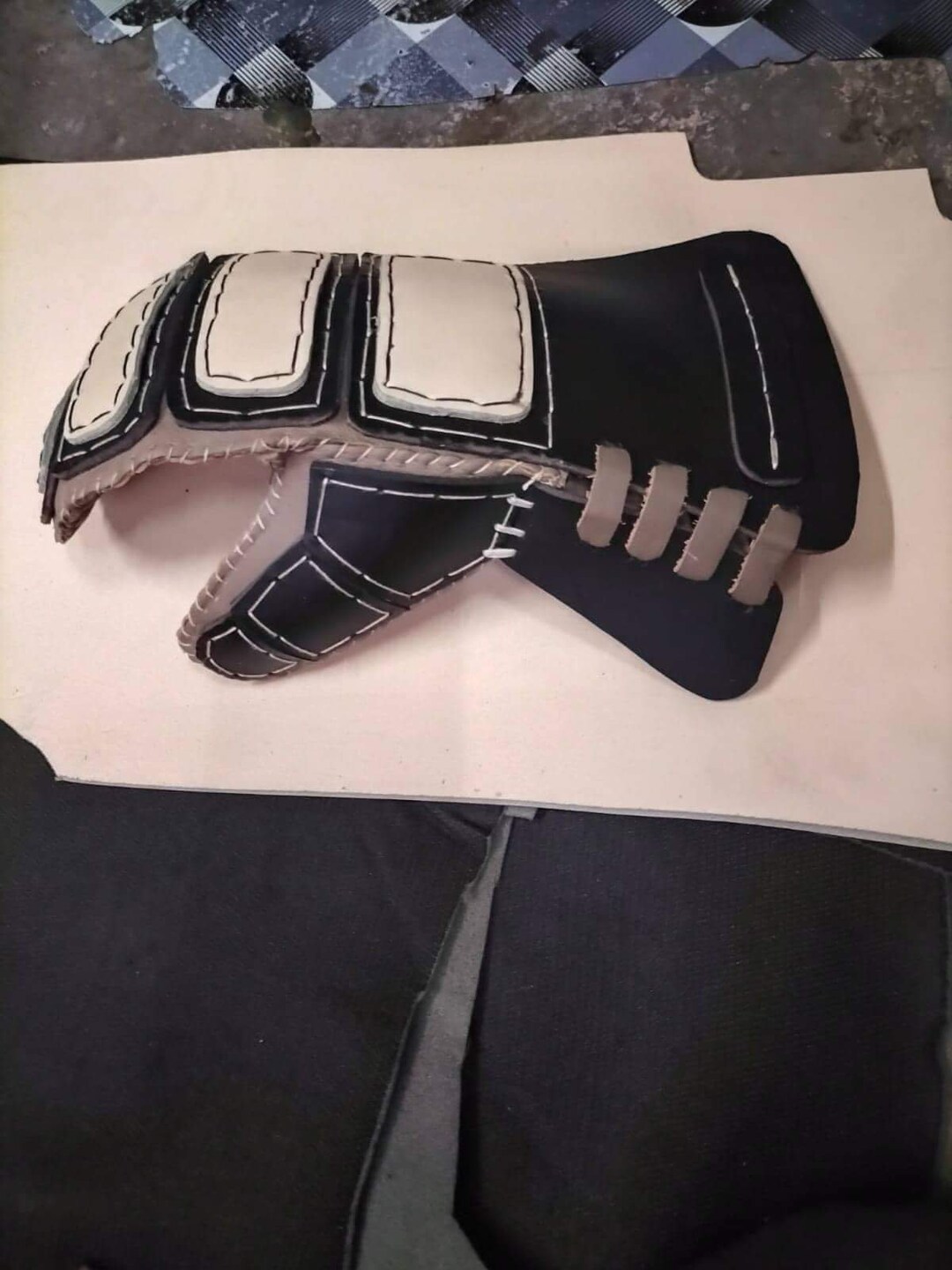 Pair Combat Gauntlets,viking Leather Gauntlets,battle Ready Leather ...