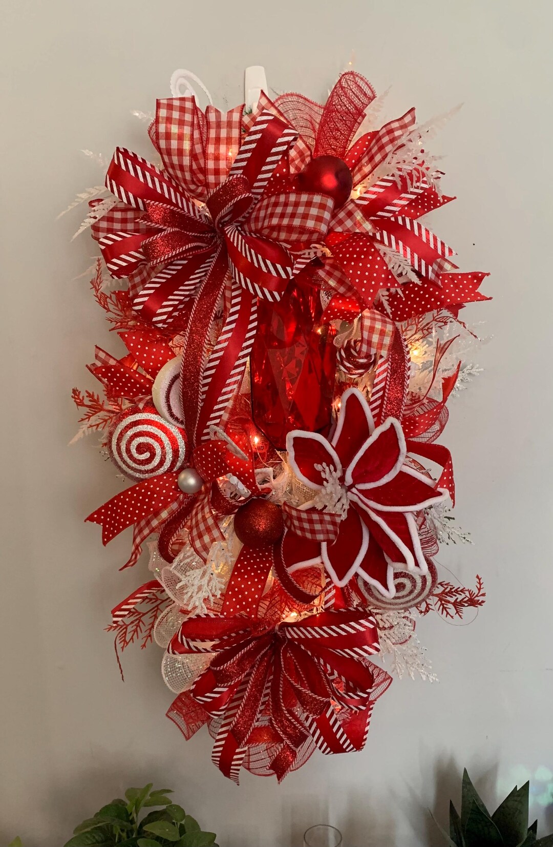 Pre-lit Peppermint Christmas Swag: Remote Controlled Candy Cane Decor ...