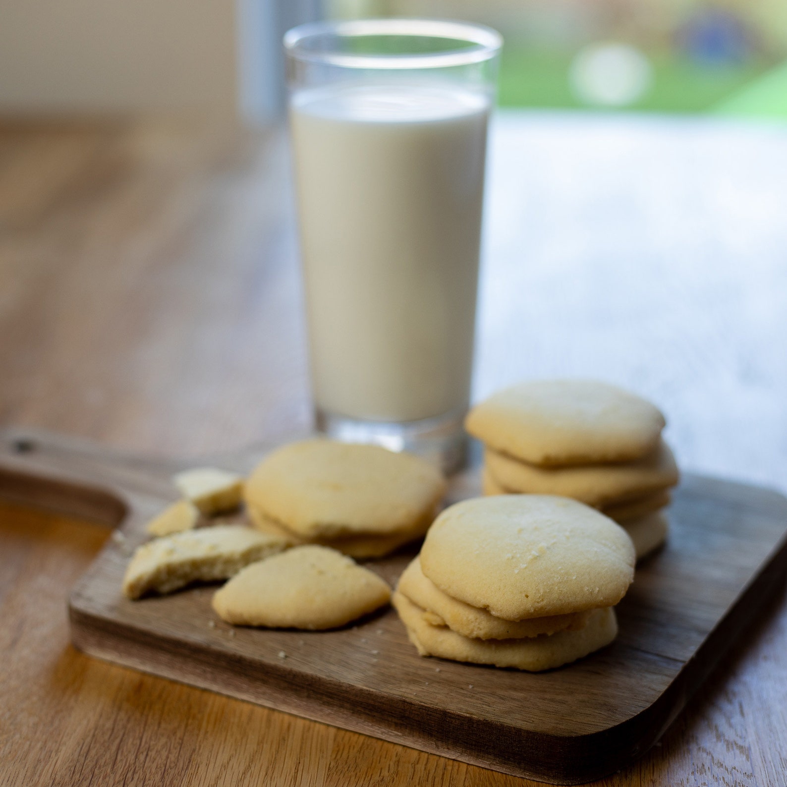 Mini Mother's Day Shortbread Biscuit Hamper With FREE Box of Tea ...