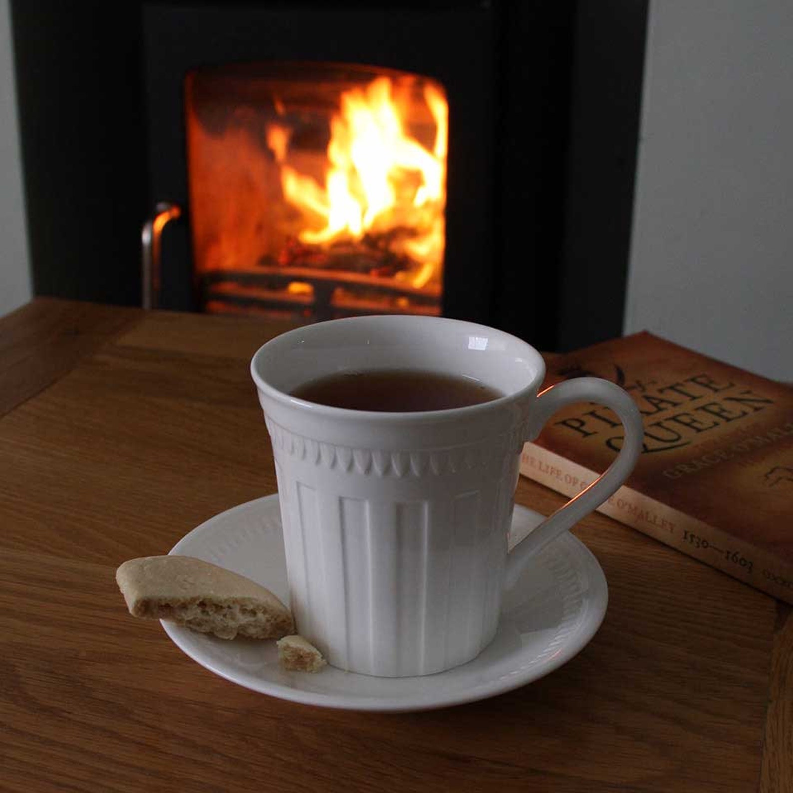 Mini Mother's Day Shortbread Biscuit Hamper With FREE Box of Tea ...