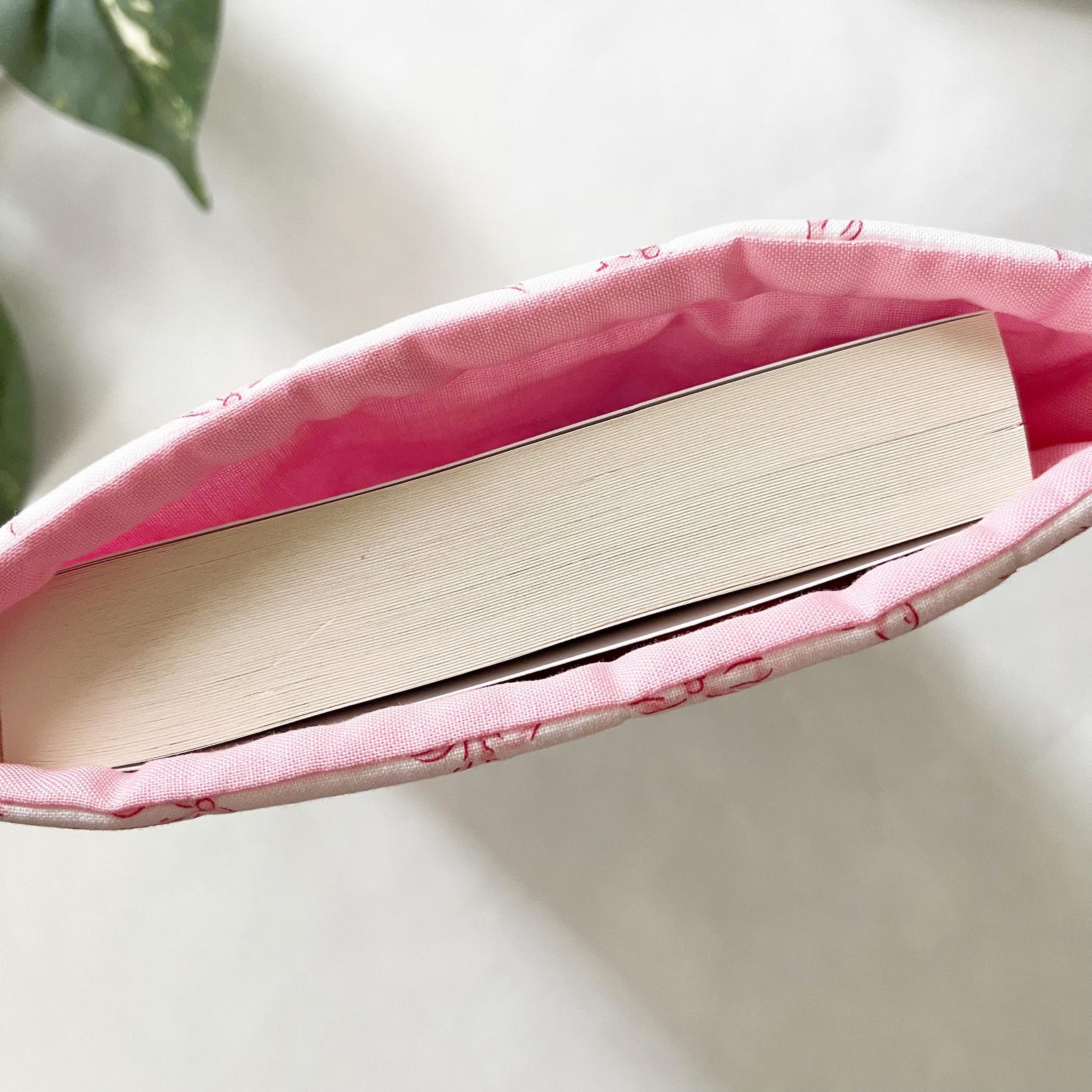 Quilted Book Sleeve Paperback Book Protector Pink Bow Print - Etsy