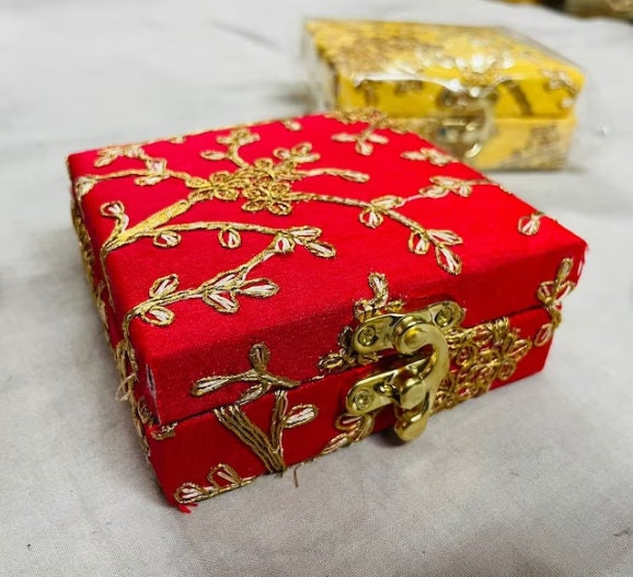 Mix Indian Sweet Boxes, Diwali Gifts, Indian Gift Box, Indian ...