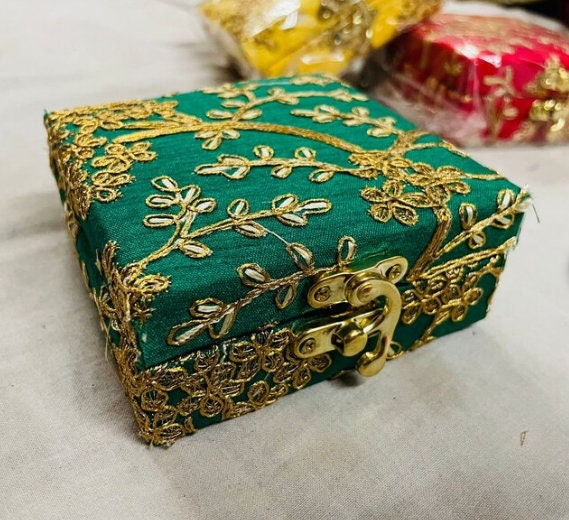 Mix Indian Sweet Boxes, Diwali Gifts, Indian Gift Box, Indian ...