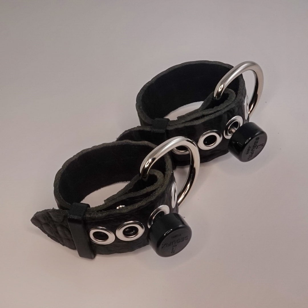 BDSM Fetish Bondage Handcuffs Made of Cowhide Including Magnetic Locks ...