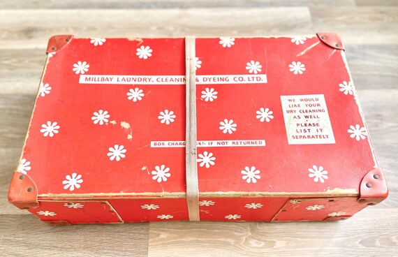 Rare Vintage Retro Laundry box in Red with White Flor… - Gem
