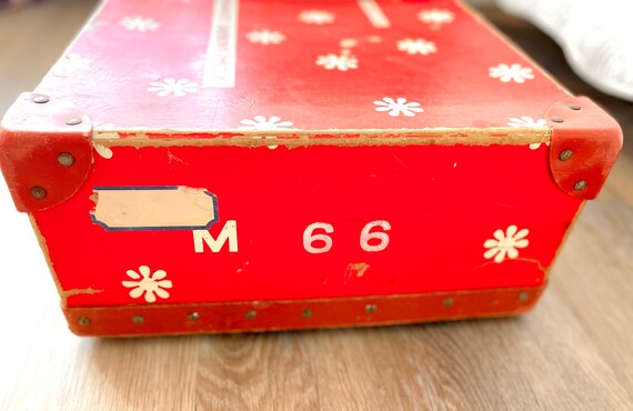 Rare Vintage Retro Laundry box in Red with White Flor… - Gem