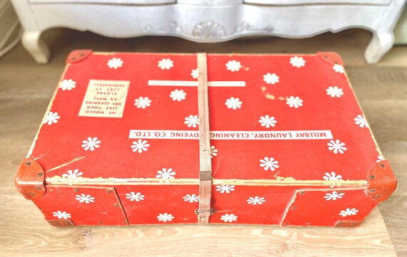 Rare Vintage Retro Laundry box in Red with White Flor… - Gem