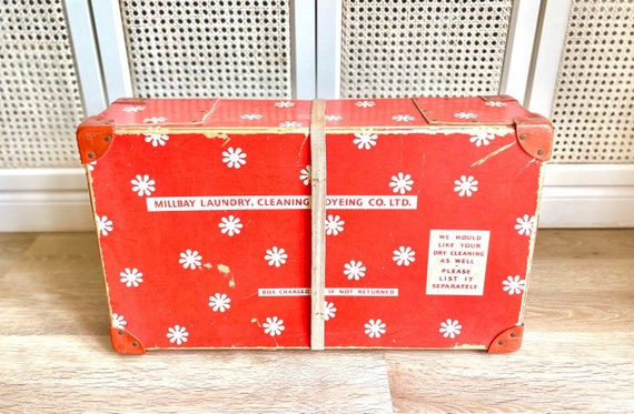 Rare Vintage Retro Laundry box in Red with White Flor… - Gem