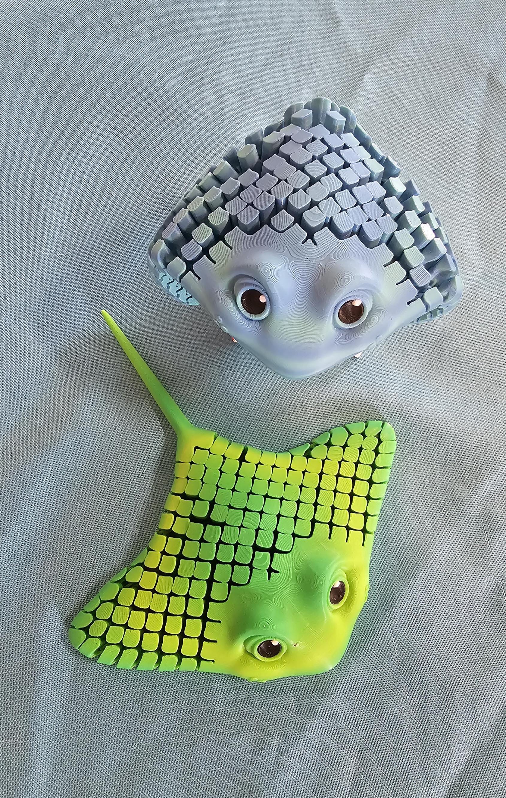 Articulated Manta Ray, Fidget Toy, Stress Toy, Dragon Toy, Desk Toy ...