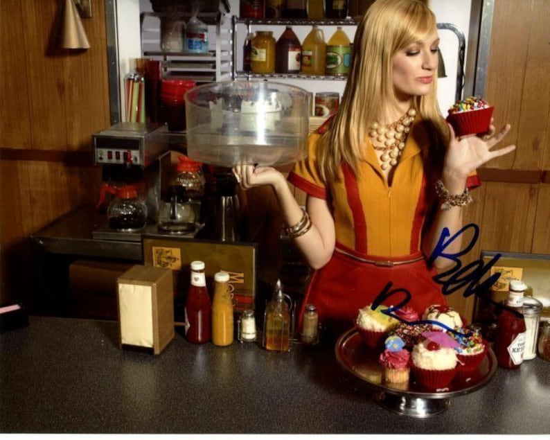 Beth Behrs Signed Autographed 2 Broke Girls Caroline Channing 8x10 ...