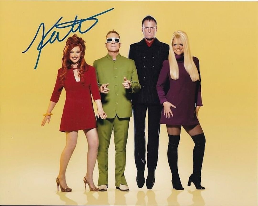 Kate Pierson Autographed 8x10 the B-52's Group Photo - Etsy