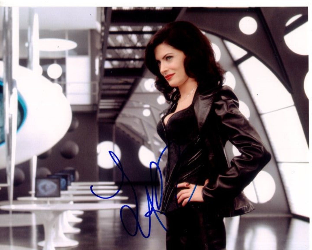 Lara Flynn Boyle Signed Autographed 8x10 Men in Black Serleena Photo - Etsy