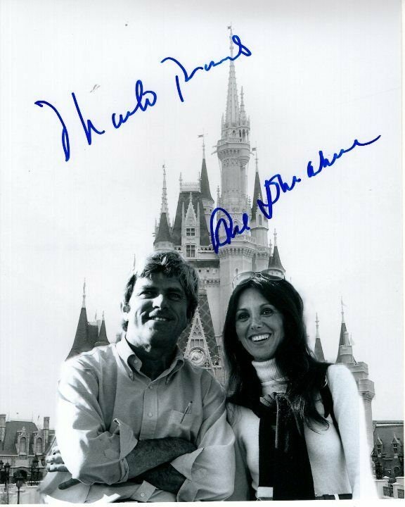 Phil Donahue and Marlo Thomas Signed Autographed 8x10 Disneyland Magic ...