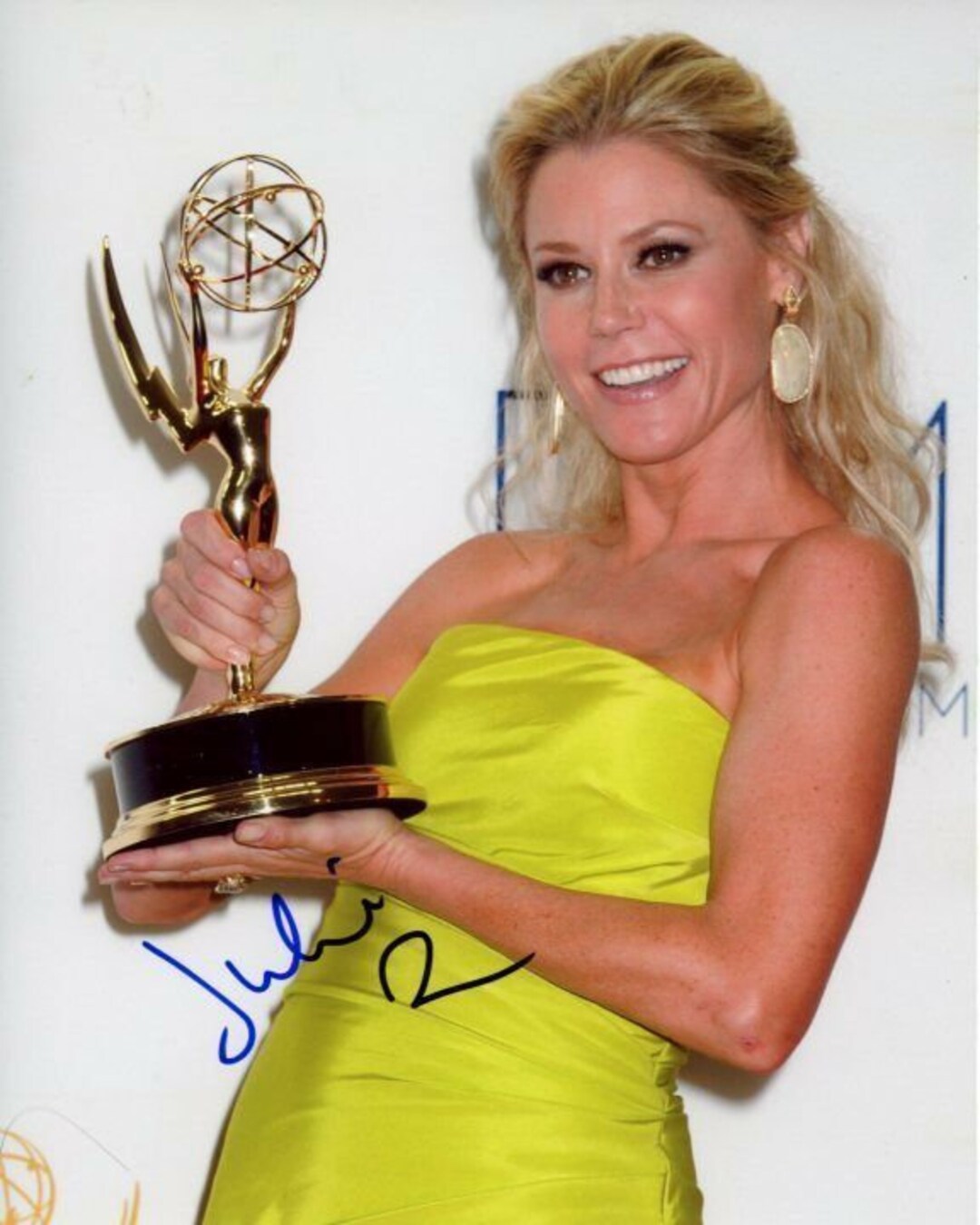 Julie Bowen Signed Autographed 8x10 Modern Family Emmy Photo - Etsy
