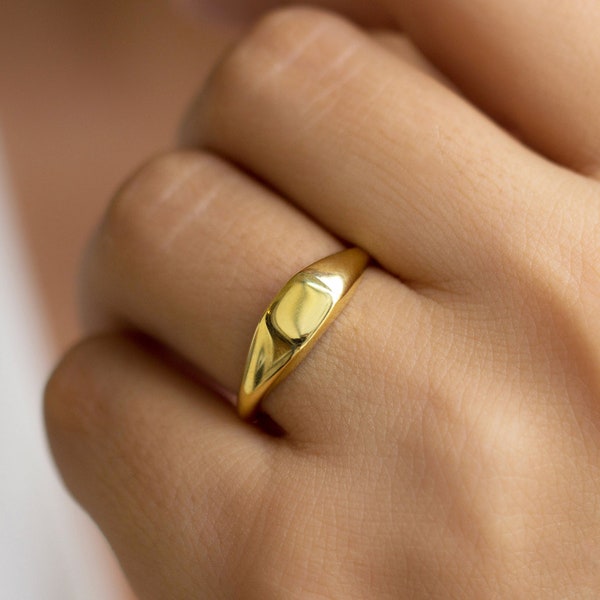 Gold Signet Ring - Shop Online - Etsy