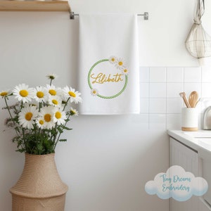 Daisy Wreath Embroidery Design: Floral Spring Monogram (digital ...