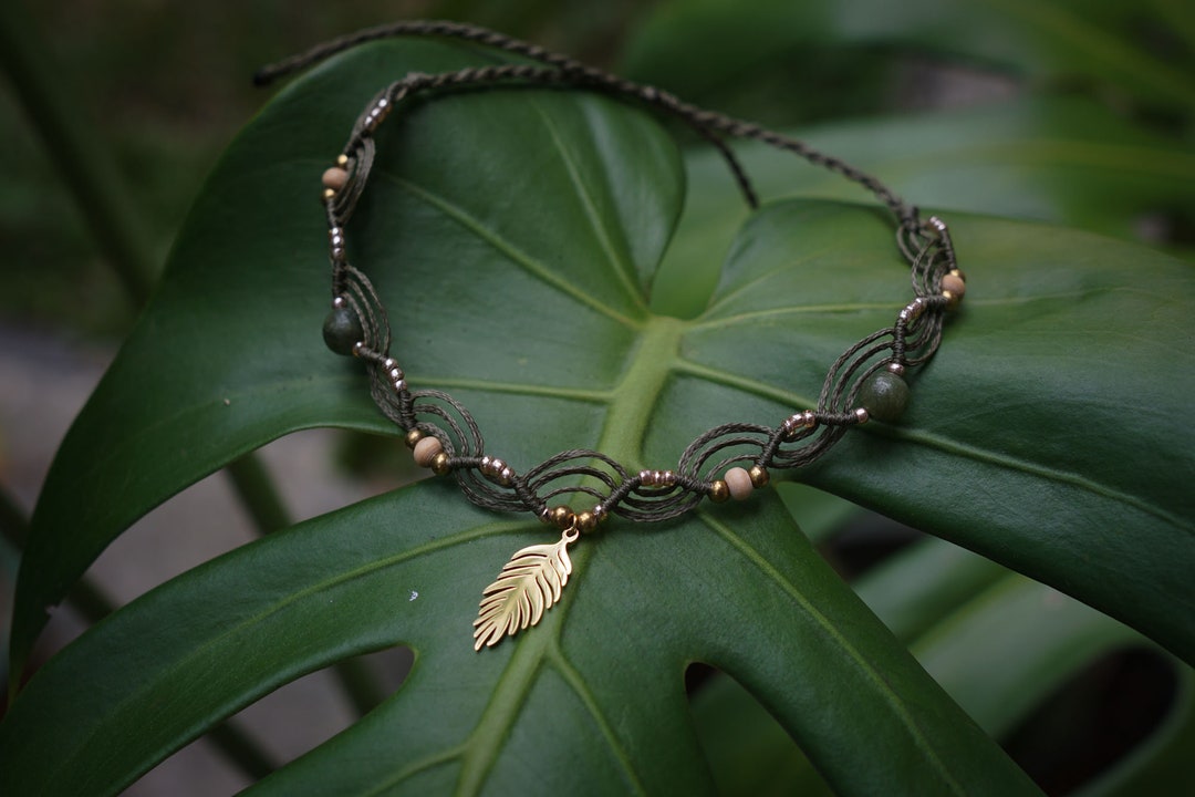 Jade Tropical Leaf Monstera Charm Macrame Anklet // Healing Stone Ankle ...