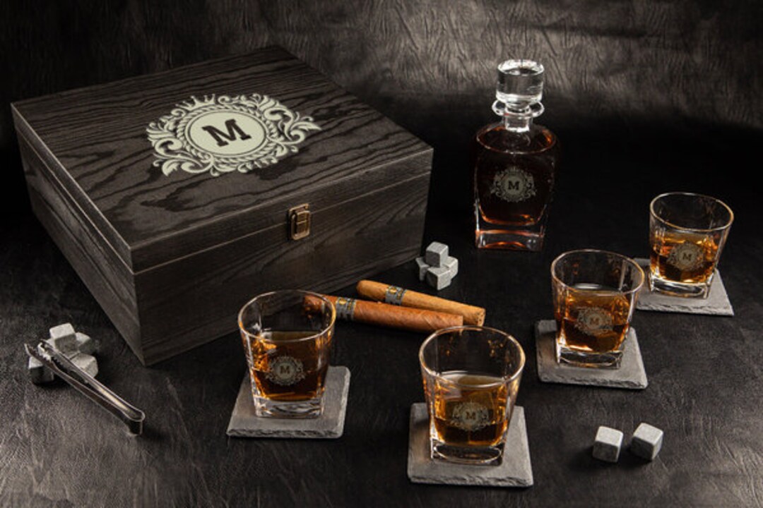 Crown Personalised Elegance Decanter and 4 Whiskey Glass Set, Gifts for ...