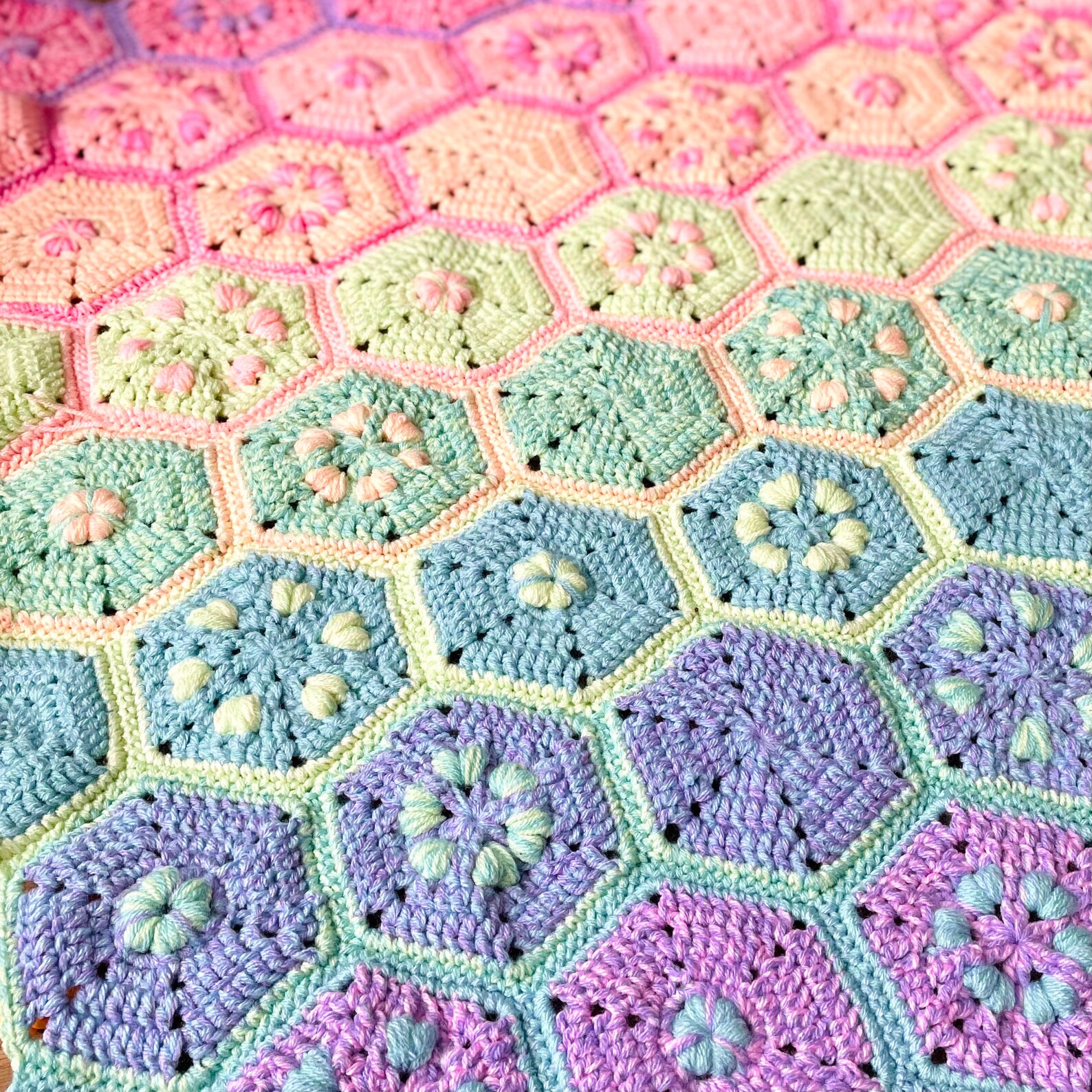 Crochet Blanket PDF Pattern Honeycomb of Hearts English UK | Etsy