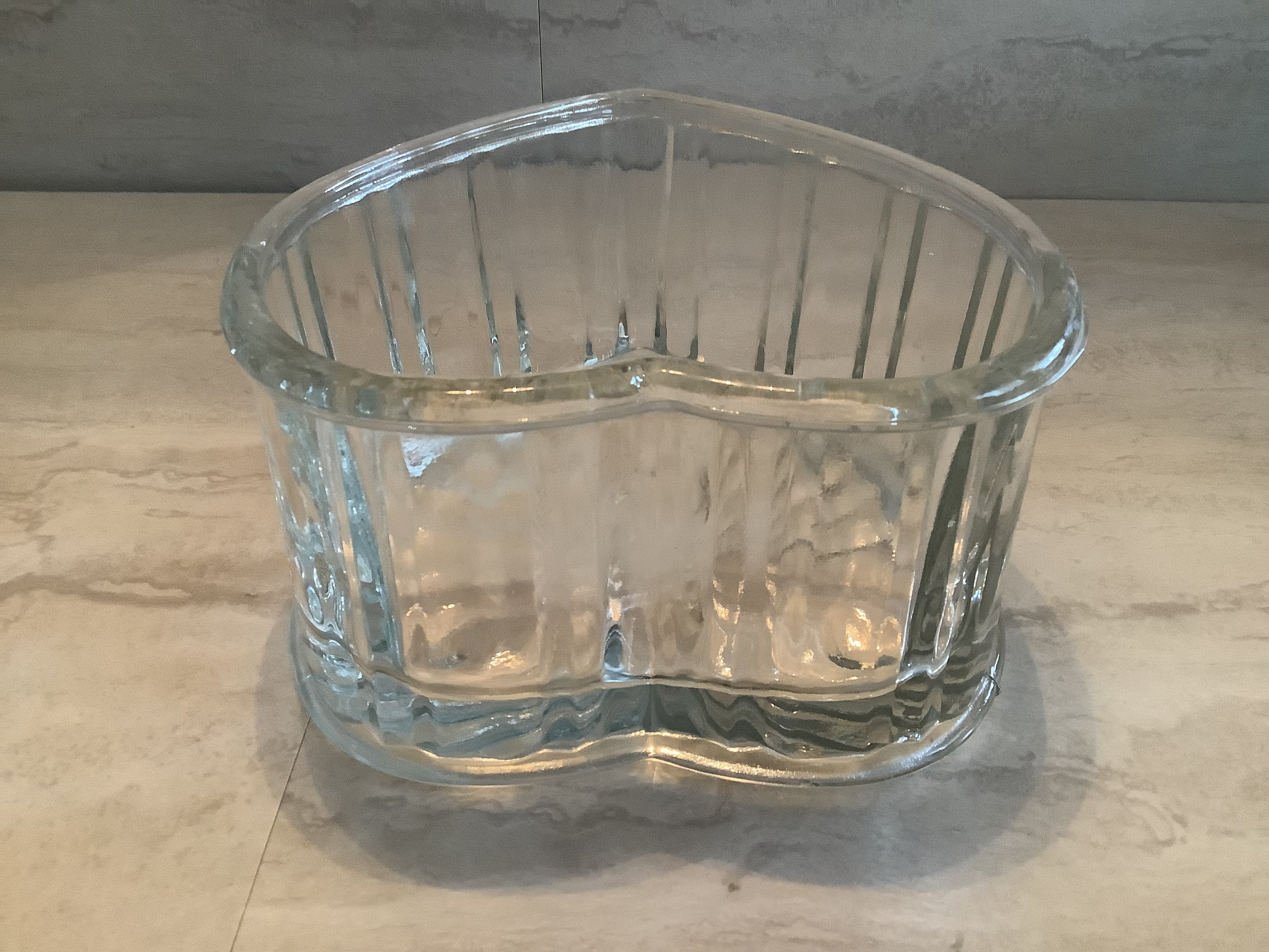 Vintage Clear Glass Heart Shaped Candy or Nut Dish With Ribbed Design ...