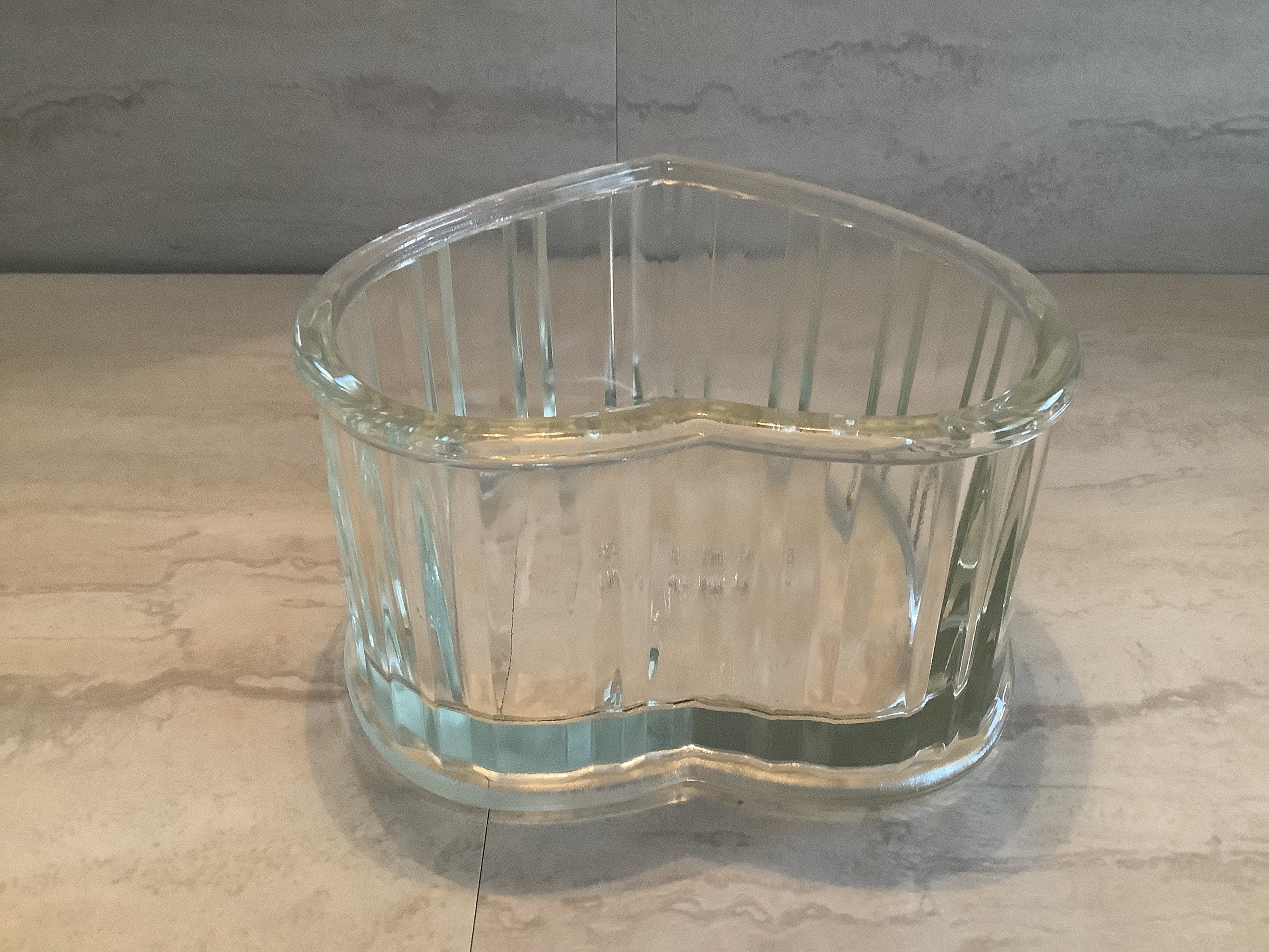 Vintage FTDA 1982 Giftware Clear Glass Heart Shaped Candy or Nut Dish ...