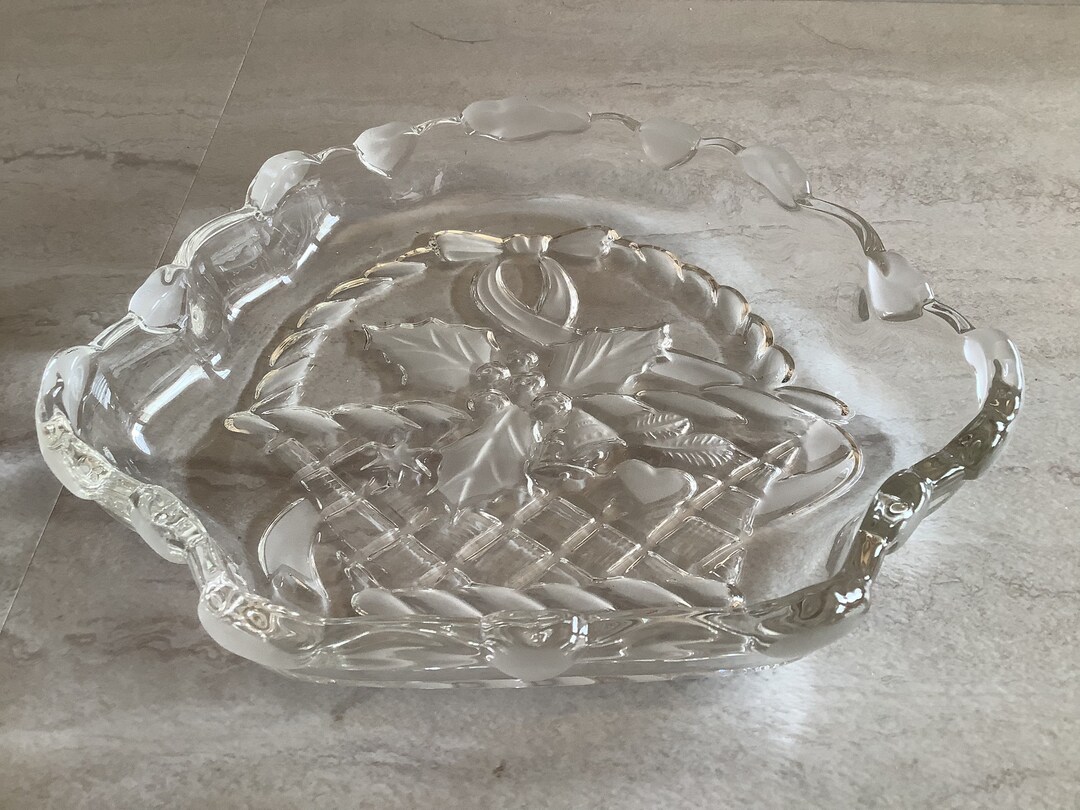 Vintage Studio Nova Mikasa Celebrations Holly Basket Pattern Clear and ...