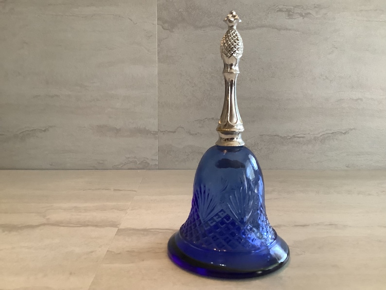 Vintage Avon Products Inc. Moonwind Cologne Hospitality Bell - Etsy