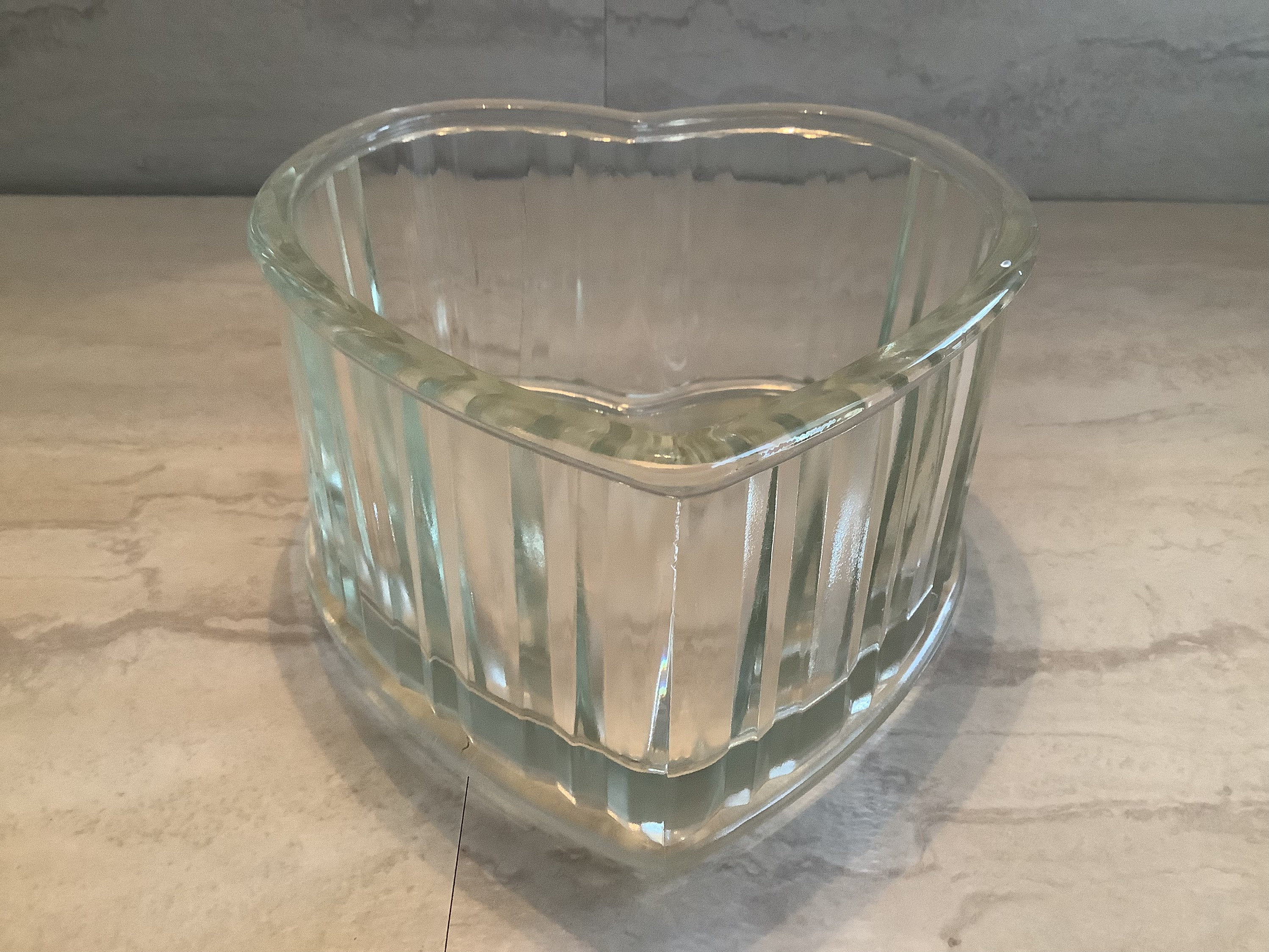 Vintage FTDA 1982 Giftware Clear Glass Heart Shaped Candy or Nut Dish ...