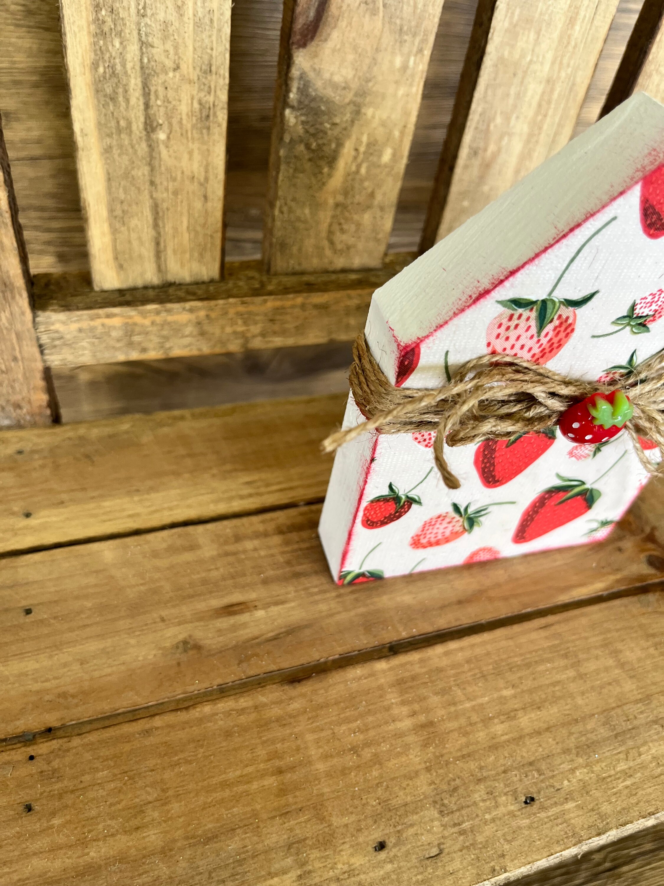 Strawberry Tiered Tray Décor, Strawberry Wooden Shelf Sitter. - Etsy